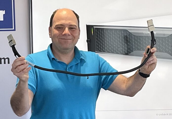 UniFabriX 'doubles' rack server density with CXL